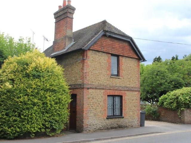 Church Road, Milford GU8, 1 bed cottage to rent, £1,150 pcm | PrimeLocation