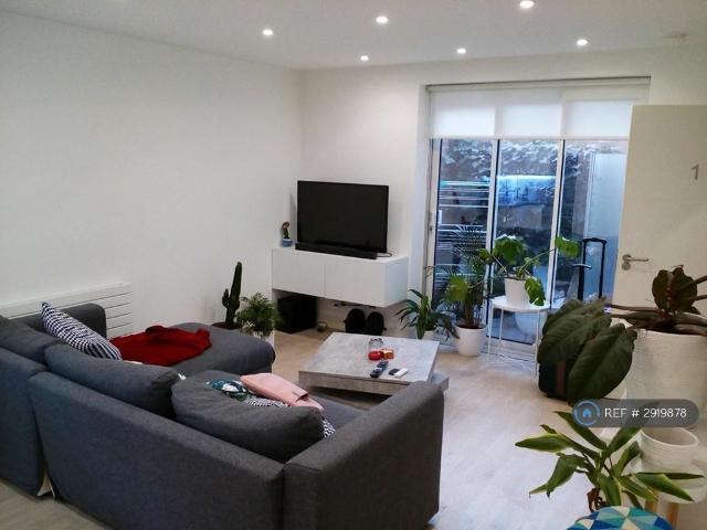 Church Road, Mitcham, CR4 1 bed flat to rent £1,650 pcm £381 pw