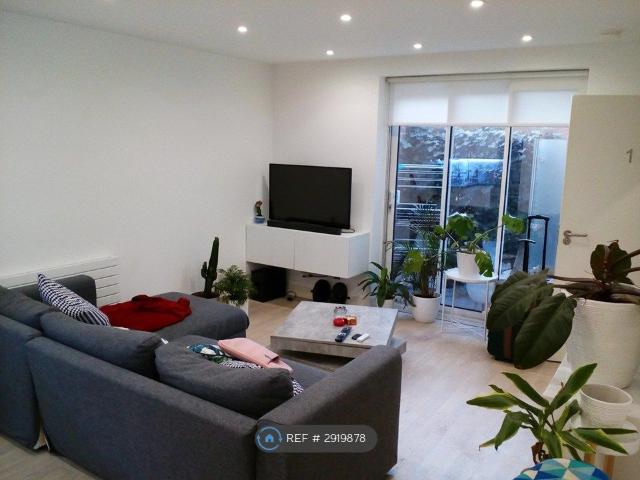Church Road, Mitcham CR4, 1 bed flat to rent, £1,650 pcm | PrimeLocation
