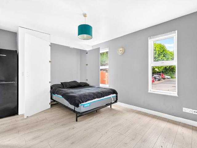 Church Road, Mitcham CR4, Studio to rent, £1,200 pcm | PrimeLocation