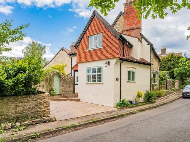 Church Road, Oxford OX44 5 bed detached house to rent £3,500 pcm £808 pw