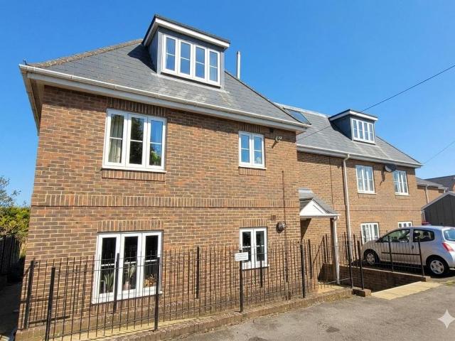 Church Road, Southbourne PO10, 2 bed flat to rent, £1,100 pcm | PrimeLocation