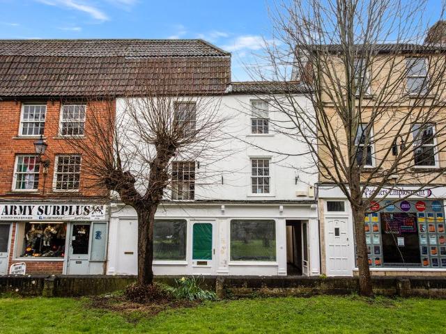 Church Walk, Trowbridge BA14, 1 bed flat to rent, £825 pcm | PrimeLocation