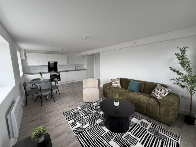 Church Walk, Bootle, L20 2 bed apartment to rent £1,050 pcm £242 pw