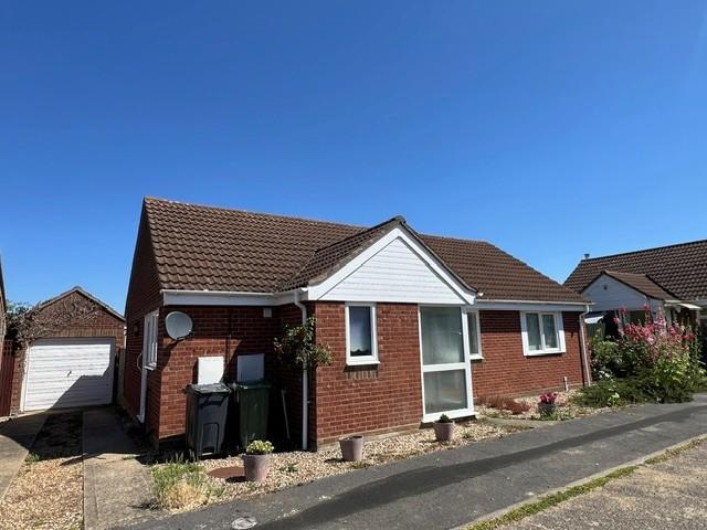 Church View, HARLESTON 3 bed detached bungalow to rent £1,295 pcm £299 pw