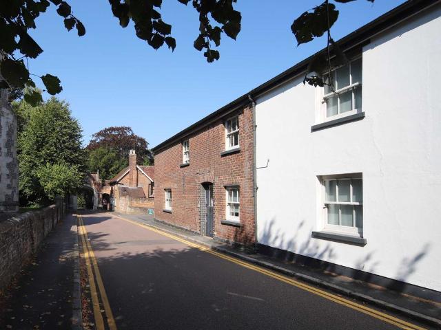 Church Yard, Tring HP23, 2 bed property to rent, £1,650 pcm | PrimeLocation