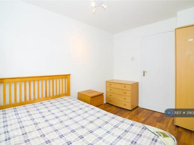 Churchdown, Kingston Upon Thames, KT1 4 bed maisonette to rent £3,300 pcm £762 pw