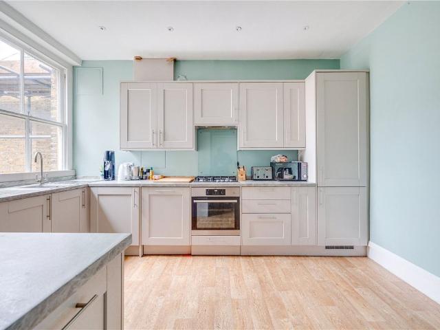 Churchfield Mansions, 321 345 New Kings Road, London SW6, 3 bed property to rent, £3,650 pcm | PrimeLocation