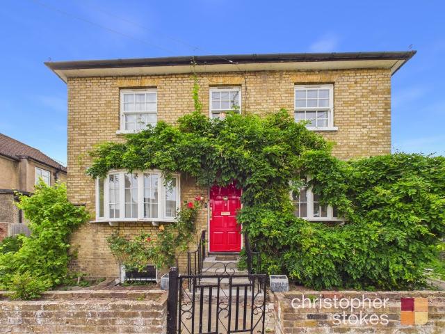 Churchfield Path, Cheshunt, Hertfordshire EN8, 4 bed detached house to rent, £2,600 pcm | PrimeLocation