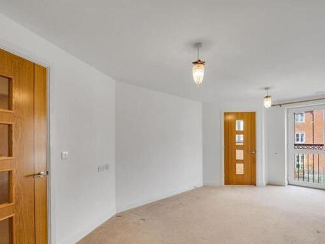 Churchfield Road, Walton on thames, 1 Bedroom Apartment