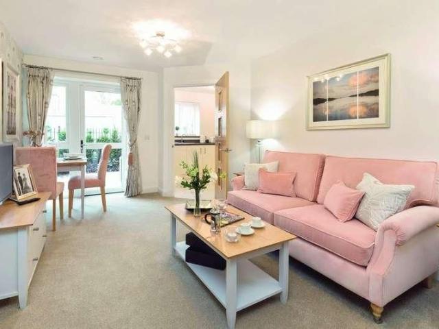 Churchfield Road, Walton on thames, KT12