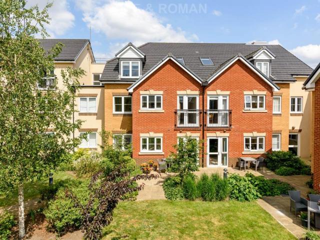 Churchfield Road, Walton On Thames KT12 1 bed retirement property to rent £1,600 pcm £369 pw