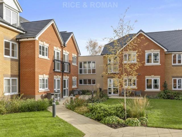 Churchfield Road, Walton On Thames KT12 2 bed retirement property to rent £2,000 pcm £462 pw