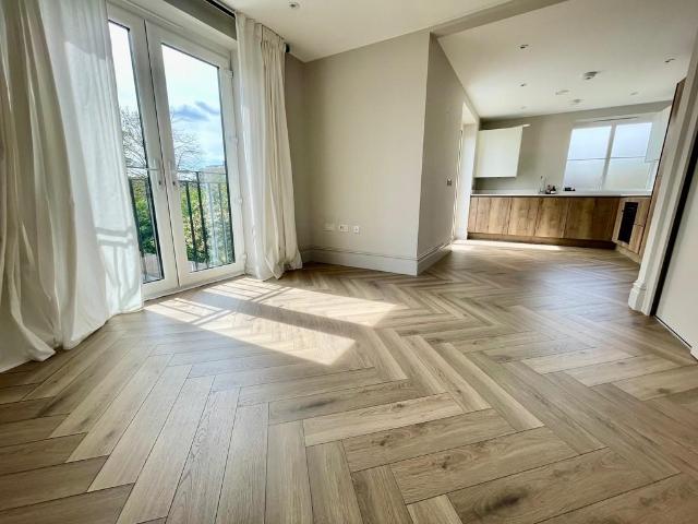 Churchfields, London E18 2 bed apartment to rent £2,100 pcm £485 pw