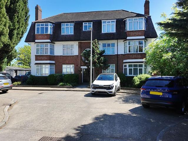 Churchfields, South Woodford E18, 2 bed flat to rent, £1,700 pcm | PrimeLocation