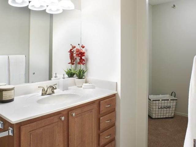 Churchill 1 Bedroom Apartment for Rent at 111 Marquette Ave, Minneapolis, MN 55401 Downtown West