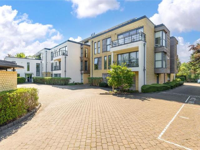 Churchill Court, 41 Madingley Road. 2 bed apartment to rent £2,000 pcm £462 pw
