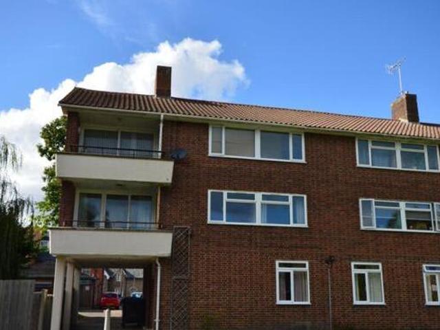 Churchill Court, Wilton, 2 Bedroom Flat