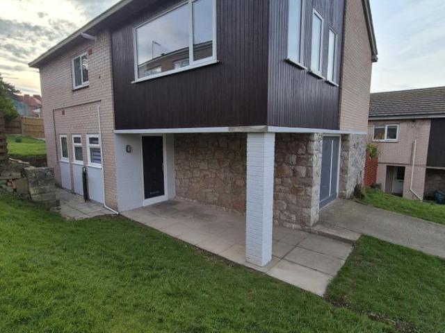 Churchill Close, Colwyn Bay LL29, 3 bed detached house to rent, £1,250 pcm | PrimeLocation