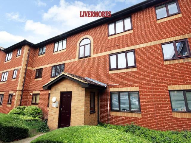 Churchill Close, Dartford, Kent. DA1, Studio to rent, £1,000 pcm | PrimeLocation
