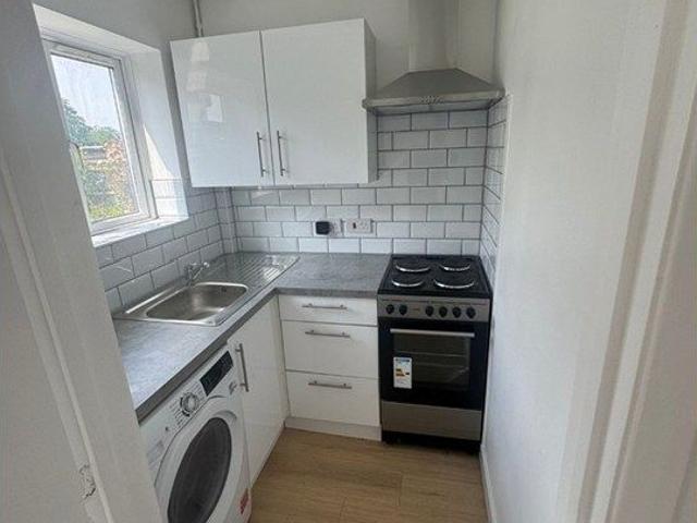 Churchill Avanue, Aylesbury HP21, 1 bed flat to rent, £945 pcm | PrimeLocation