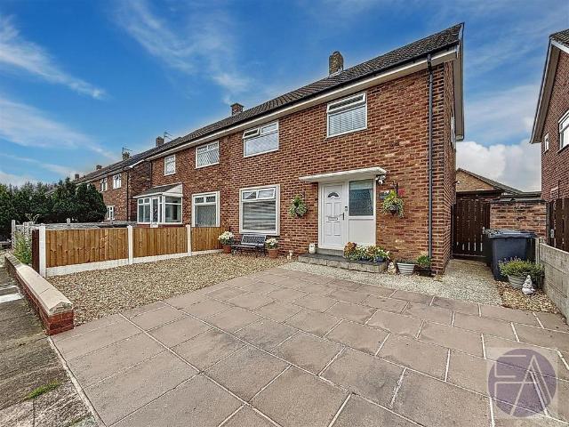 Churchill Avenue, Southport PR9 3 bed semi detached house to rent £30,333 pcm £7,000 pw