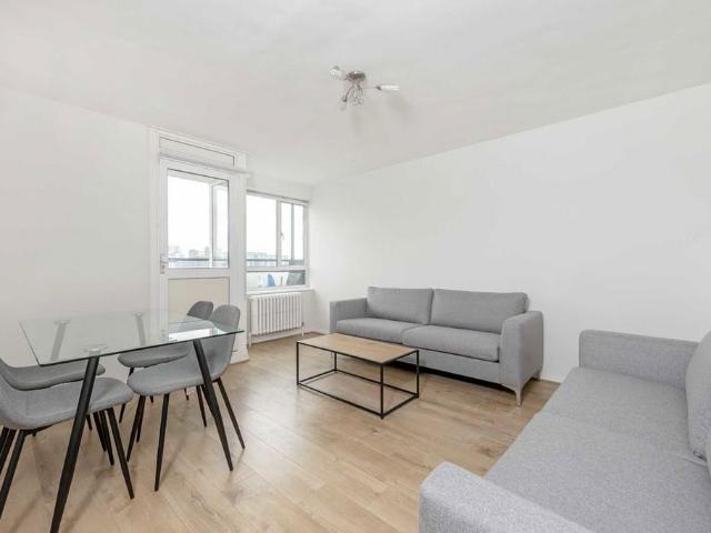 Churchill Gardens, London SW1V 2 bed flat to rent £2,492 pcm £575 pw