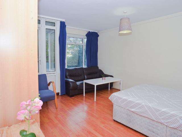 Churchill Gardens, London SW1V, Room to rent, £1,400 pcm | PrimeLocation