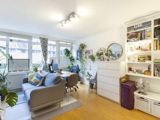 Churchill Gardens, Pimlico SW1V, Studio to rent, £1,820 pcm | PrimeLocation