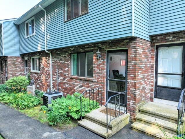 Churchill Dr Unit,newington, Home For Sale