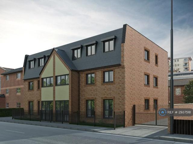 Churchill House, Slough, SL2 Studio to rent £1,000 pcm £231 pw