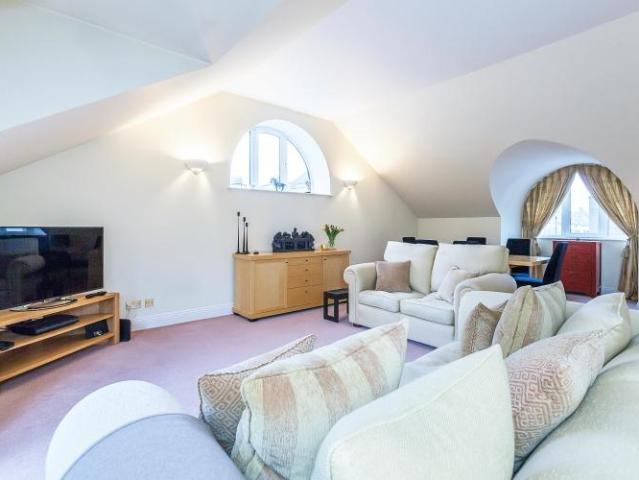 Churchill House, Waterloo, SE1 2 bed duplex to rent £3,400 pcm £785 pw