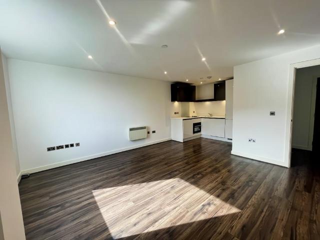Churchill Place, Basingstoke RG21 1 bed apartment to rent £1,150 pcm £265 pw