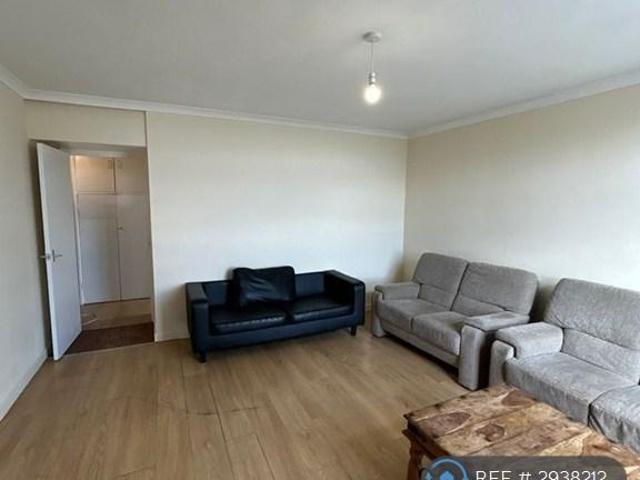 Churchill Place, Harrow, HA1 2 bed flat to rent £1,650 pcm £381 pw