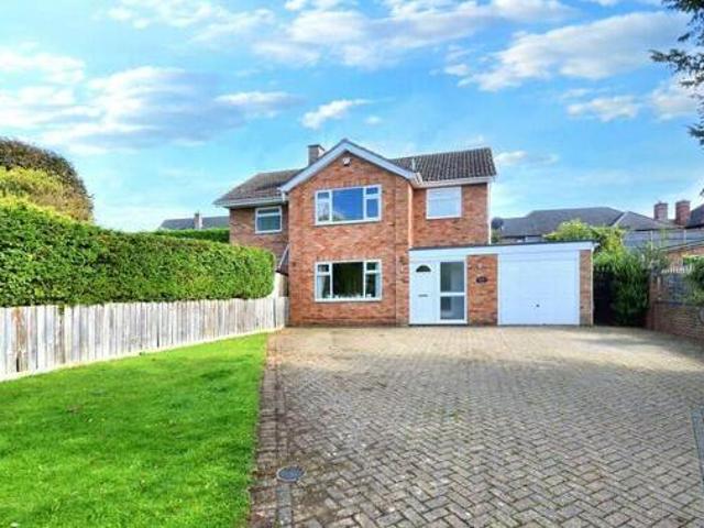 Churchill Road, Earls Barton, 4 Bedroom Detached