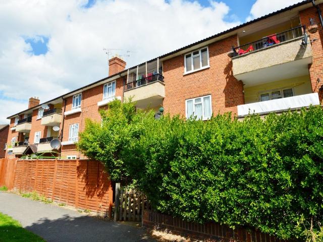 Churchill Road, Langley, Berkshire SL3, 2 bed flat to rent, £1,400 pcm | PrimeLocation