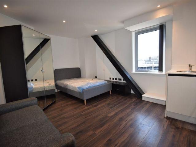 Churchill Way, Basingstoke RG21 1 bed apartment to rent £1,000 pcm £231 pw