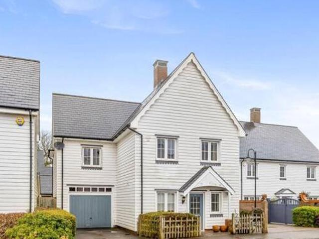 Churchill Way, Broadbridge Heath, 3 Bedroom Detached
