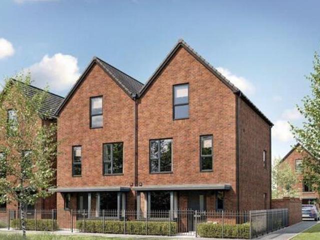 Churchill Way, Salford, 4 Bedroom Semi detached