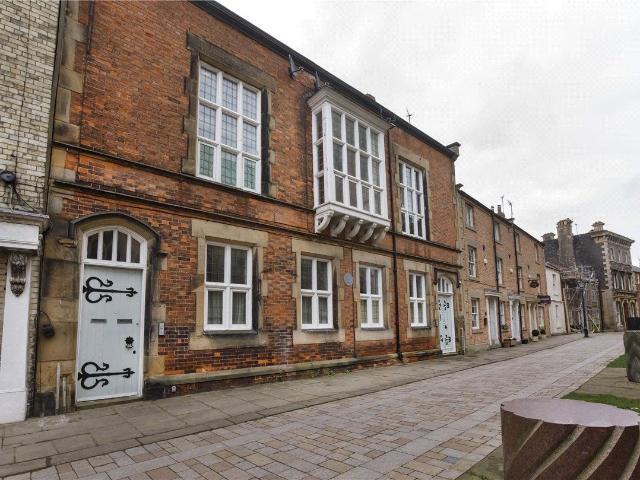 Churchside, Howden, Goole, East Riding Yorkshire DN14, 2 bed maisonette to rent, £1,000 pcm | PrimeLocation