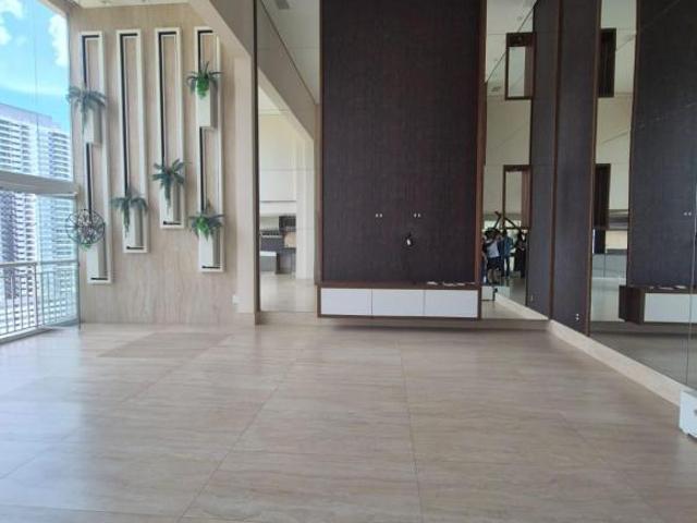 Churrasqueira na sacada /Jacuzzi na suite e amplo closet / Altissimo padrão
