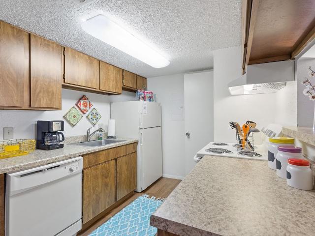 Cimarron Trails Apts. 2 Bedroom Apartment for Rent at 3100 Rock Creek Trl, Norman, OK 73072