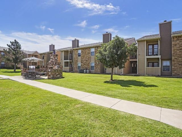 Cimarron Trails Apts. 2 Bedroom Apartment for Rent at 3100 Rock Creek Trl, Norman, OK 73072