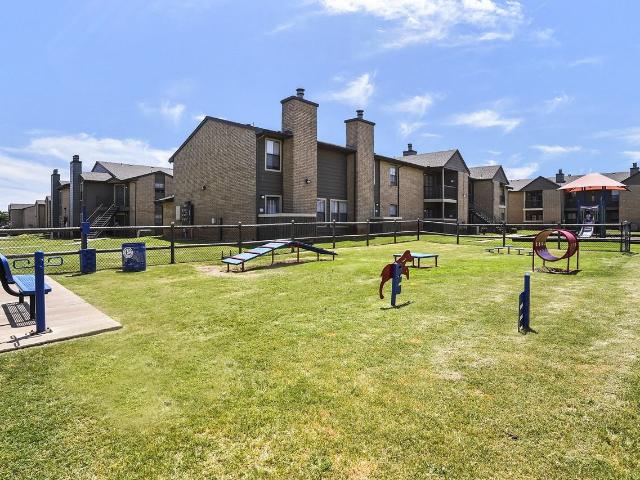 Cimarron Pointe Apts. 2 Bedroom Apartment for Rent at 8301 N Council Rd, Oklahoma City, OK 73132
