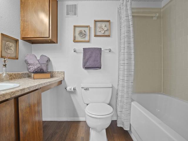 Cimarron Pointe Apts. 3 Bedroom Apartment for Rent at 8301 N Council Rd, Oklahoma City, OK 73132