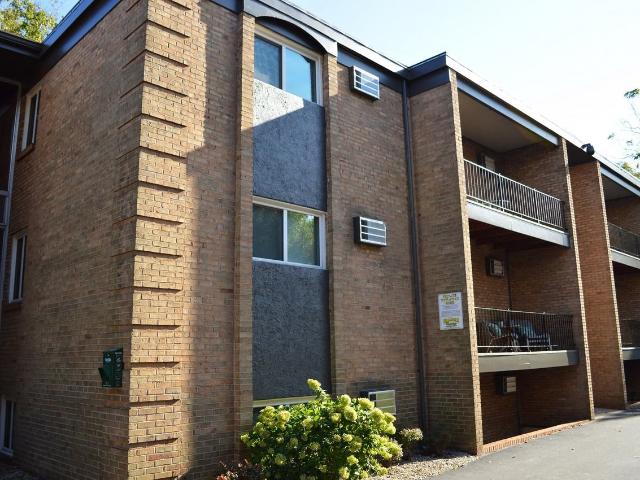Cincinnati Premier Living* 1 Bedroom Apartment for Rent at 3163 Woodford Rd, Cincinnati, OH 45213 Pleasant Ridge