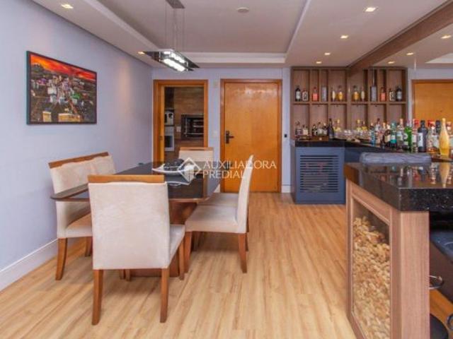 CINCO VAGAS DE GARAGEM. SUITE. CHURRASQUEIRA. 97 M²