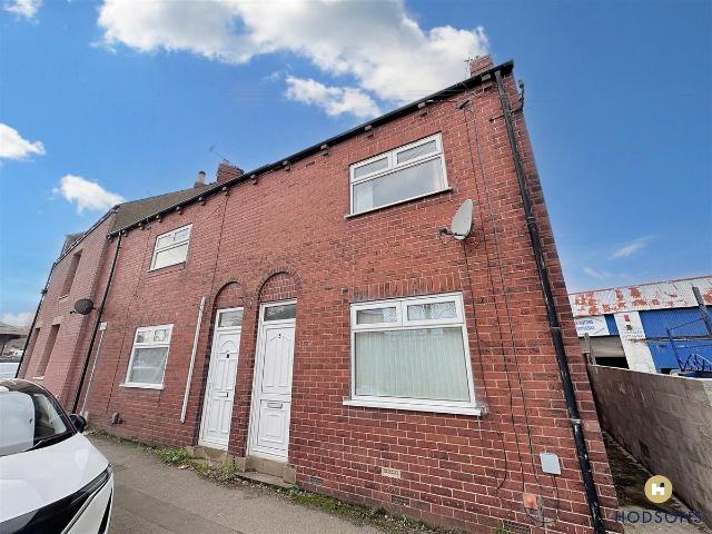 Cinder Lane, Castleford WF10, 2 bed end terrace house to rent, £695 pcm | PrimeLocation
