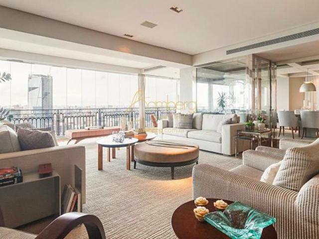 Cinemátográfico Apartamento Com 4 Dormitorios No Panamby. Um Verdadeiro Achado !