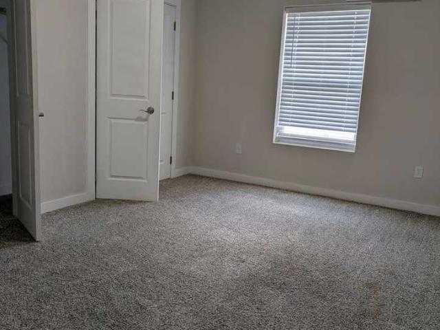 Cinema Apartments 2 Bedroom Apartment for Rent at 950 S Hebron Ave, Evansville, IN 47714